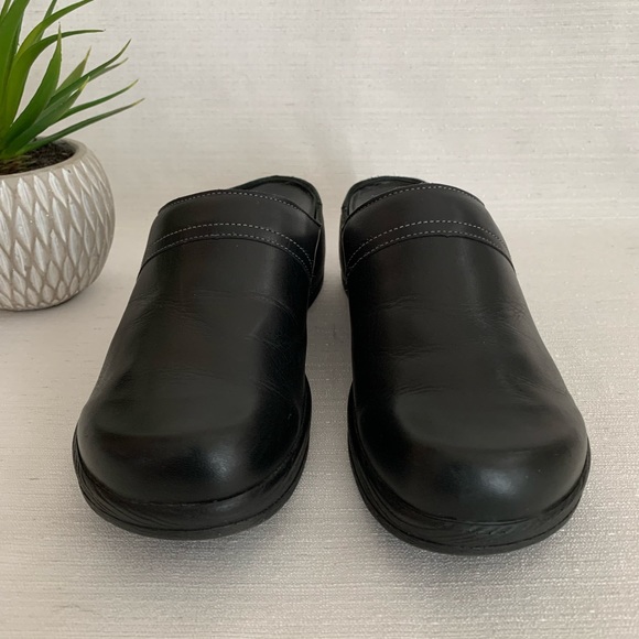 Mephisto | Shoes | Mephisto Black Leather Cushioned Comfort Clog Mules ...